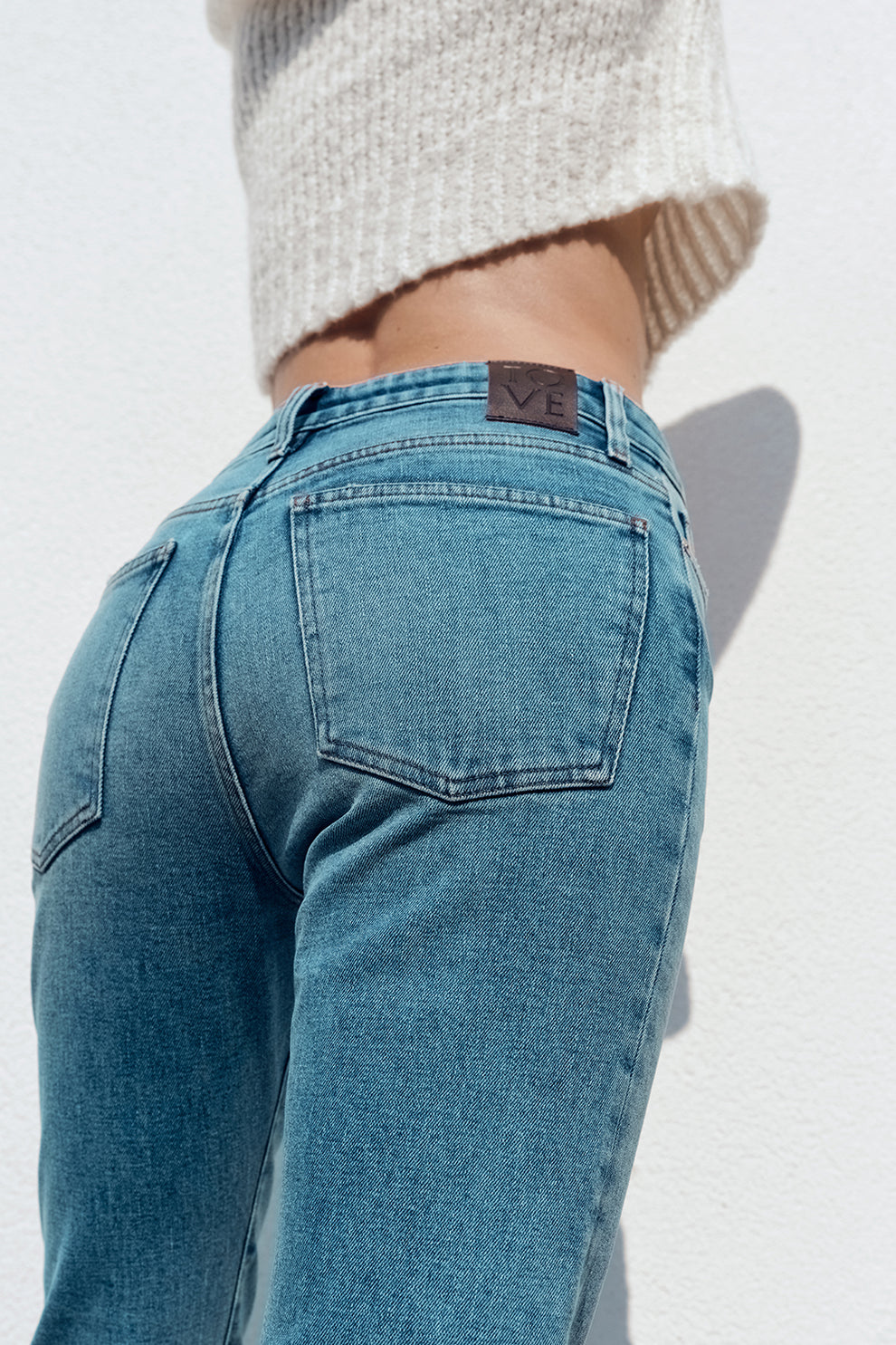 Marlo Straight Leg Jean Mid Blue Length 32" – TOVE Studio